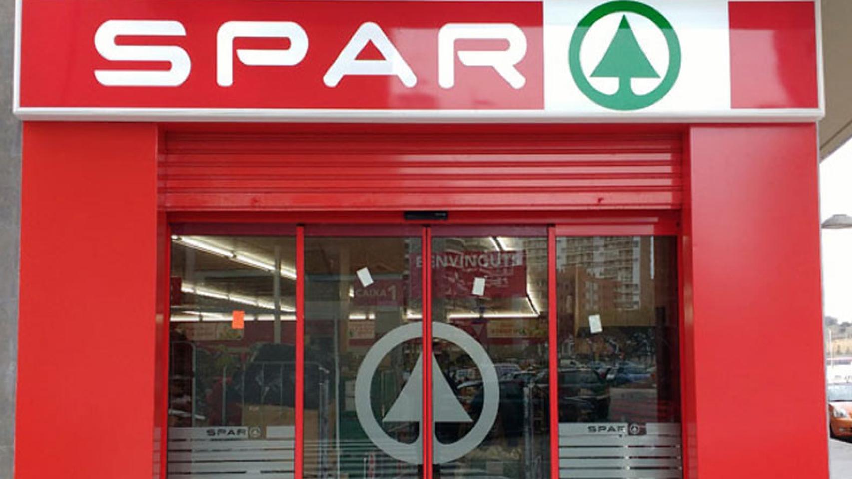 El dueño de Supermercados Fragadis constituye una hólding con 66 millones