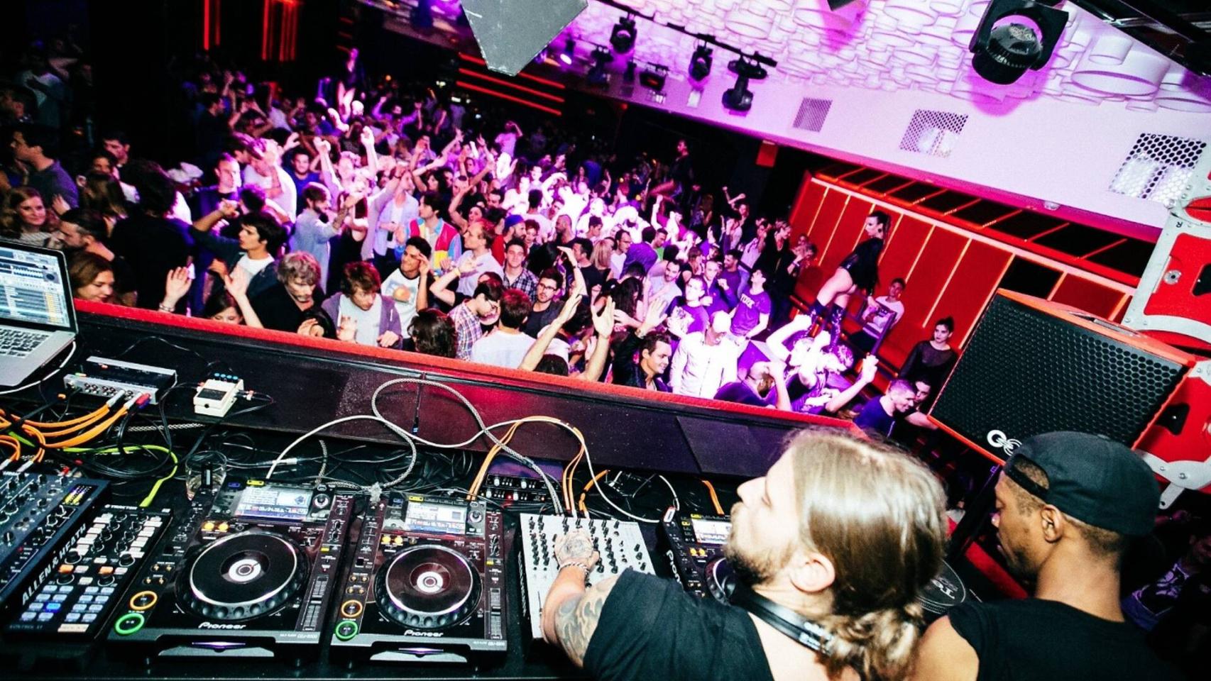 Los nuevos reyes del ocio nocturno barren a las discotecas Arena