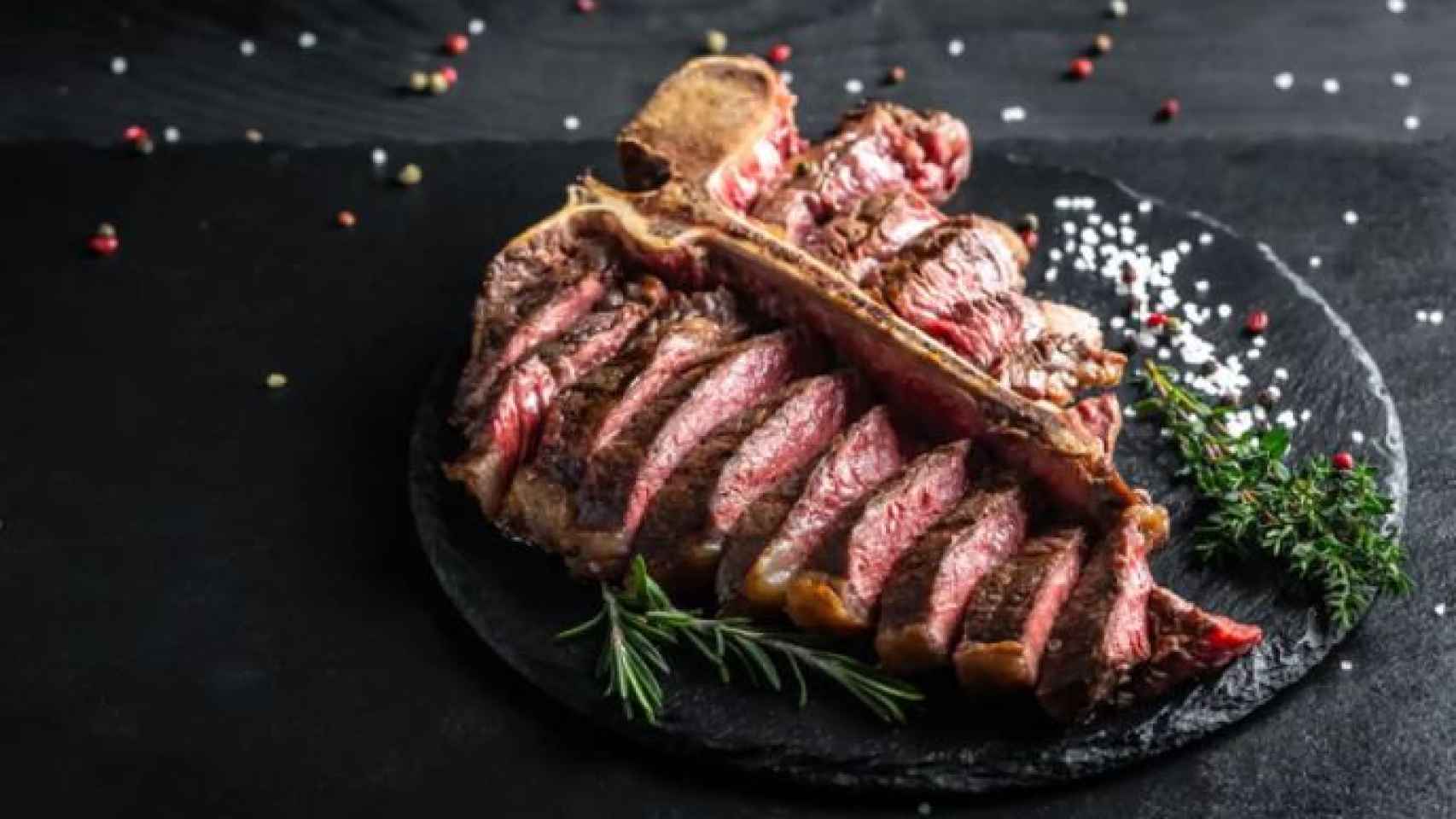 El mejor entrecot a la brasa se cocina en este restaurante de Osona ...