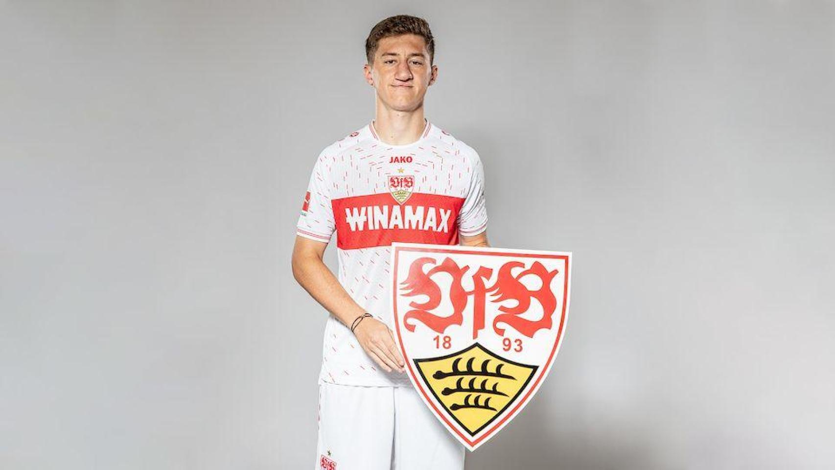 Cazado: el mediocentro que Hansi Flick pide a Deco está en Barcelona