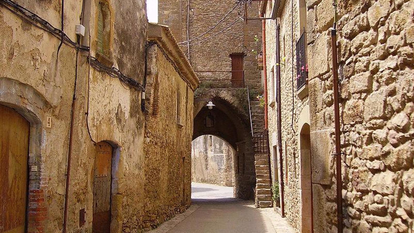El pueblo abandonado entre Pals y Peratallada: cinco casas y un Bien de ...
