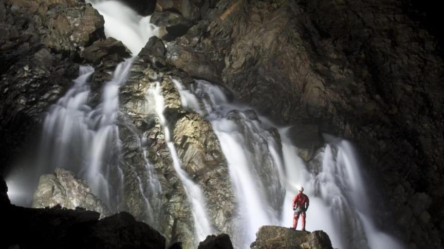 La cueva subterránea visitable más grande del mundo: ríos y cascadas a ...