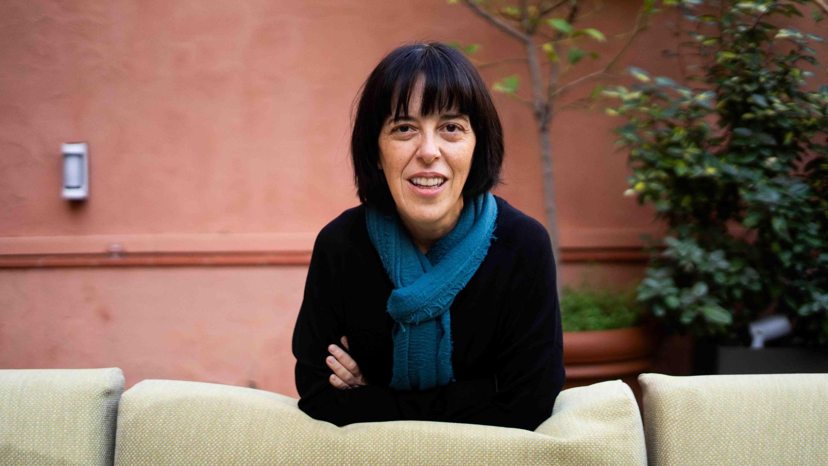 Pilar Adón: "En la escritura, como en la música, no hay que tocar ...