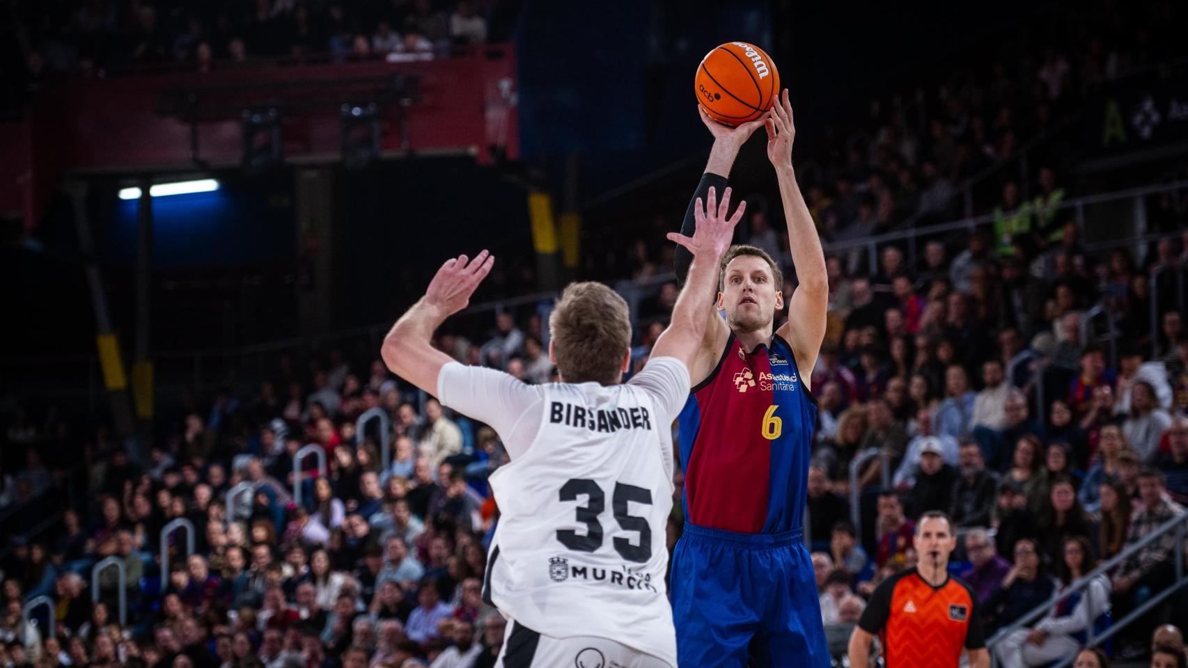La estrella 'on fire' del Barça de basket que salva los muebles en el ...