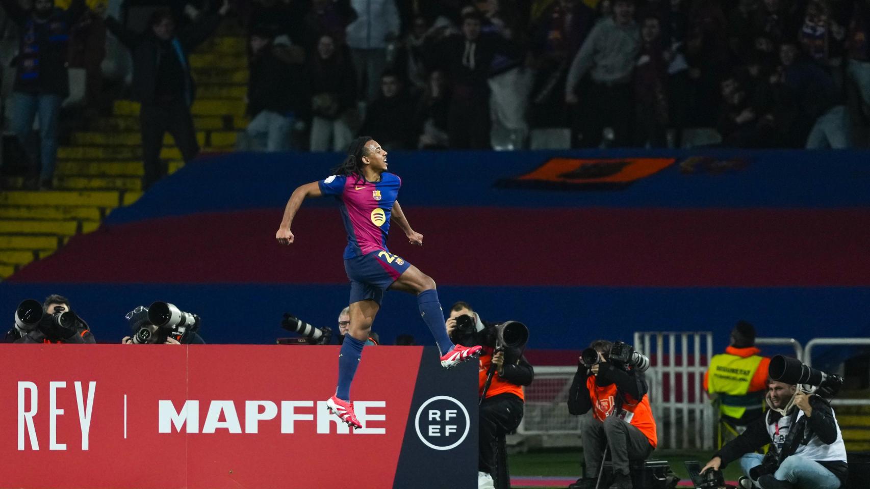 Ni Raphinha ni Cubarsí: el jugador más explotado por Flick negocia con ...