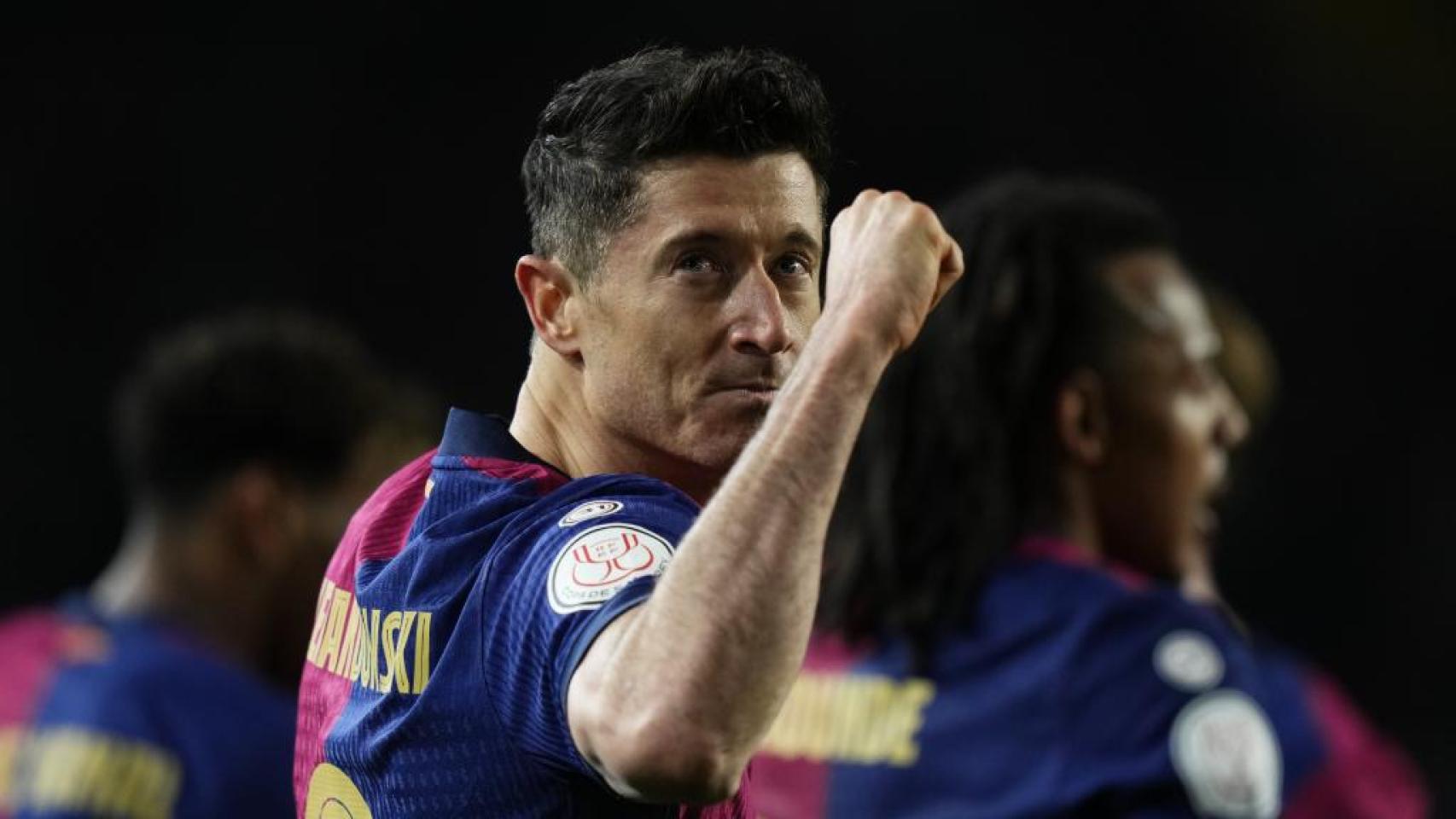 Lewandowski y Ferran Torres reabren el debate del ‘9’ en el Barça de Flick