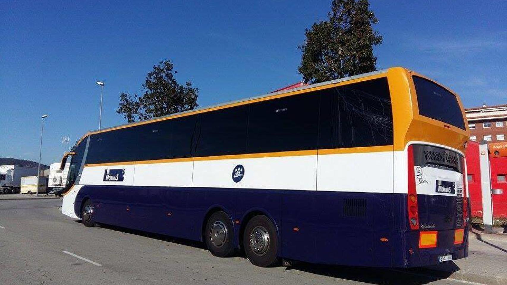 Monbus se juega 12 millones en la pugna entre Generalitat y Competencia