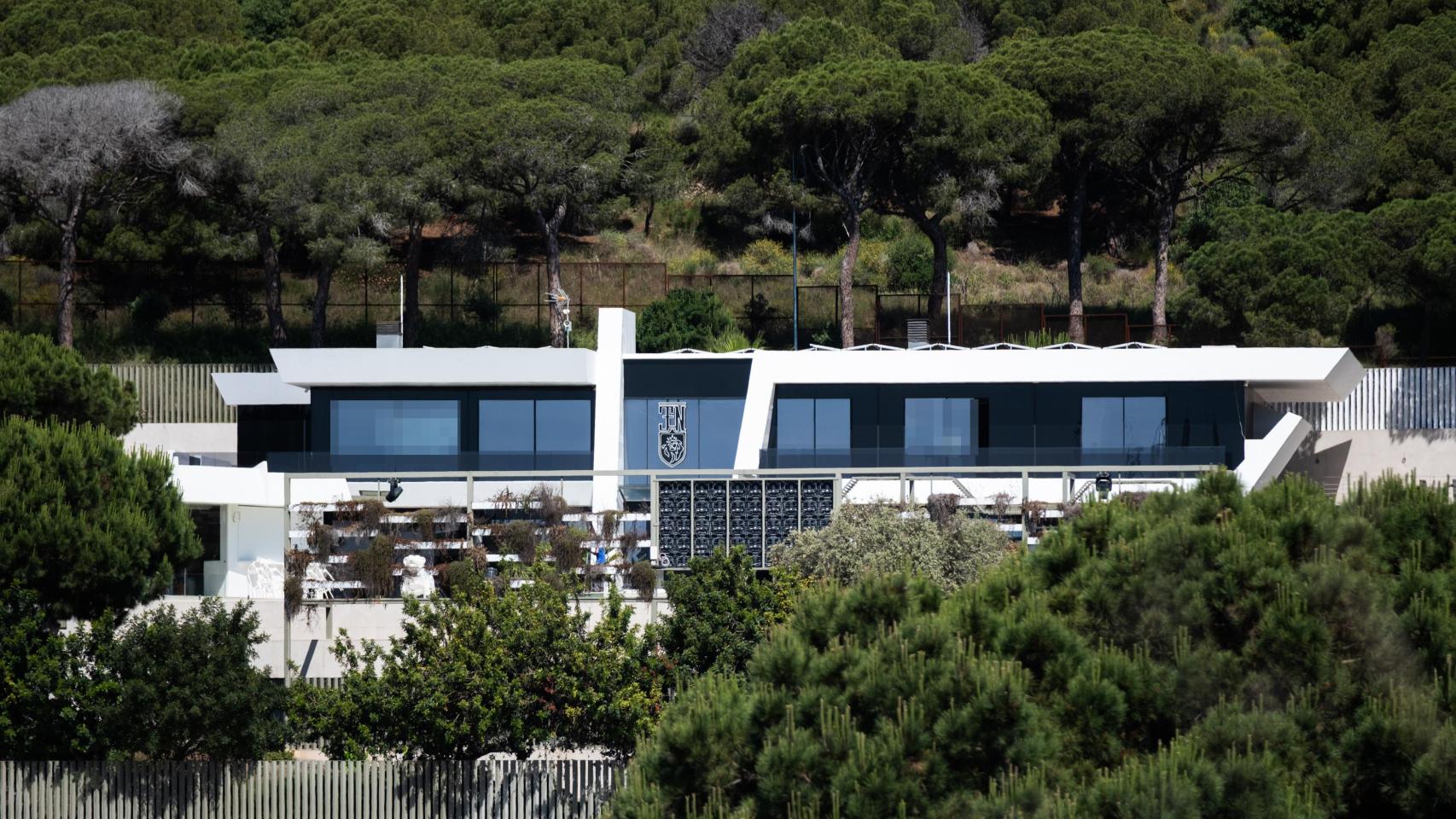 Así es la mansión de José Elías en Tiana investigada por ilegal