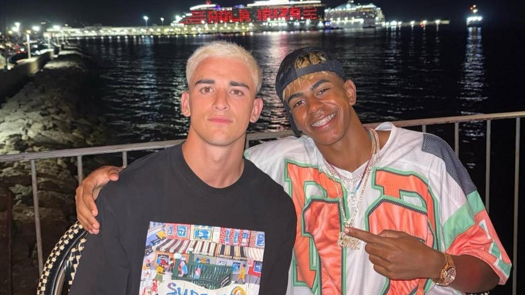 Dos cracks del Barça se unen a la moda del 'rubio pollo' de Lamine ...