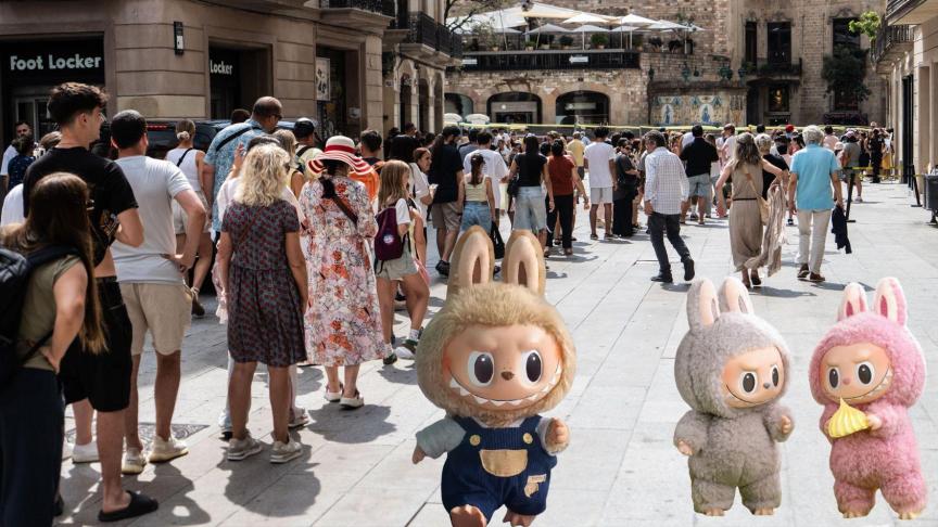 Locura Labubu en Barcelona: "Venimos de Argentina para comprar uno"