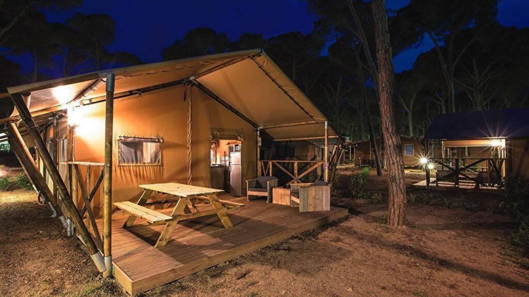 El camping con parque acuático ideal para ir con niños: a 1 hora de ...