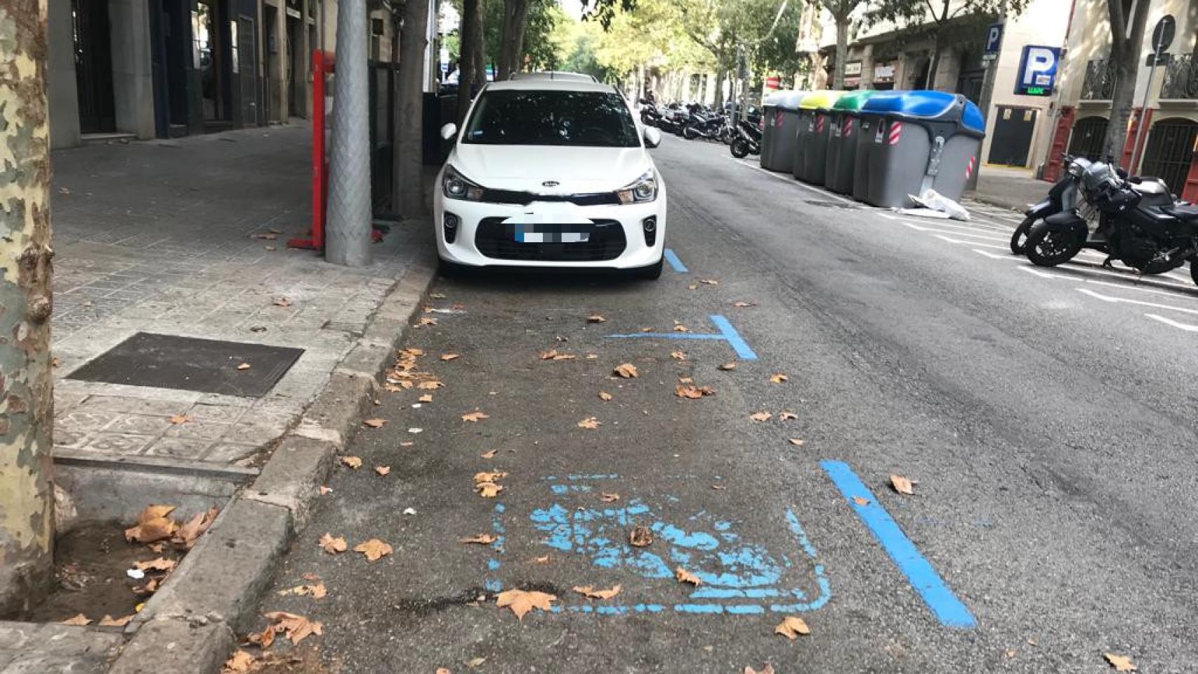 ¿Es gratis aparcar en la zona azul y verde en Barcelona en agosto?
