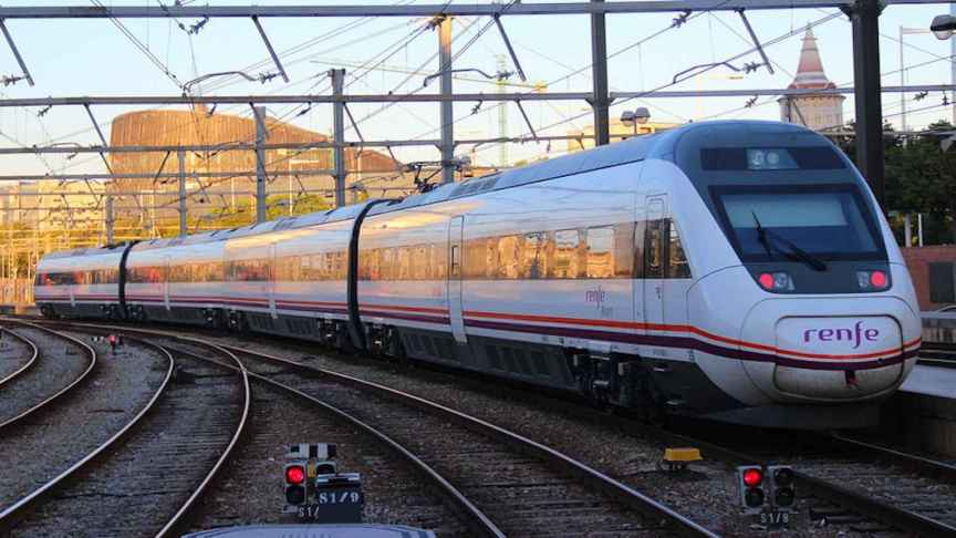 Renfe estrena un nuevo destino mediante un tren Avant: conexión directa ...