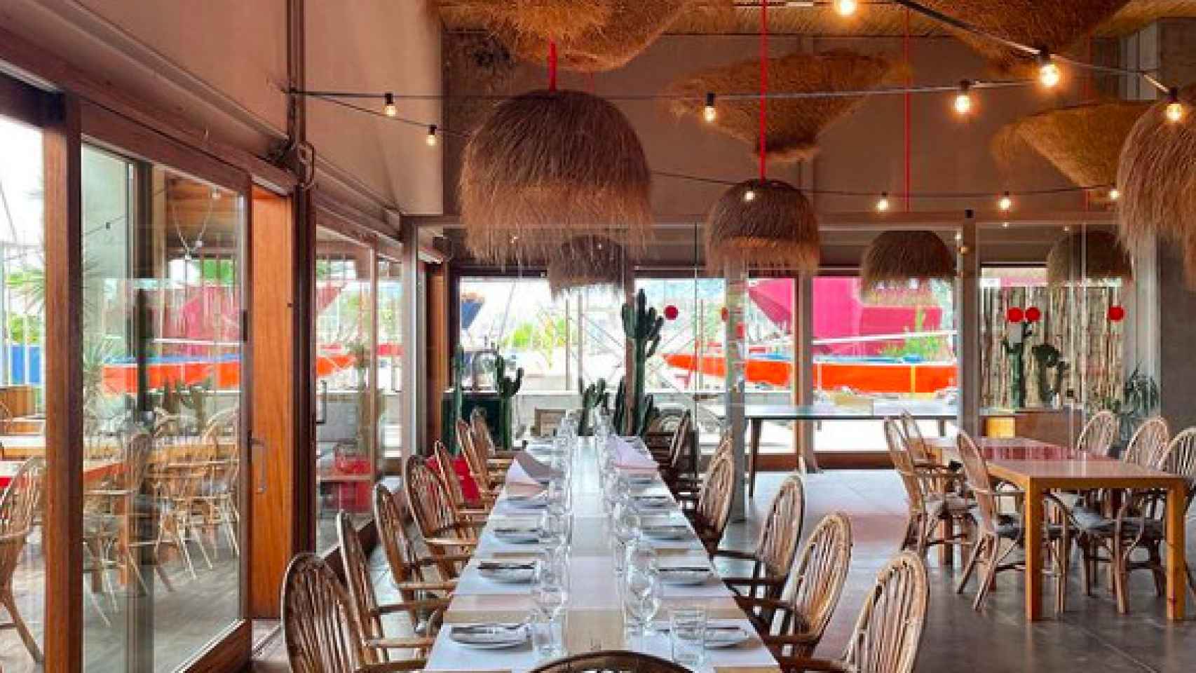 El Ayuntamiento de Barcelona derriba el mítico restaurante de playa Red ...