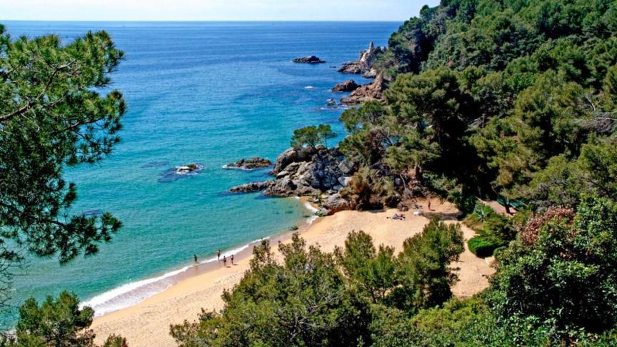 La cala a una hora de Barcelona reconocida por National Geographic ...