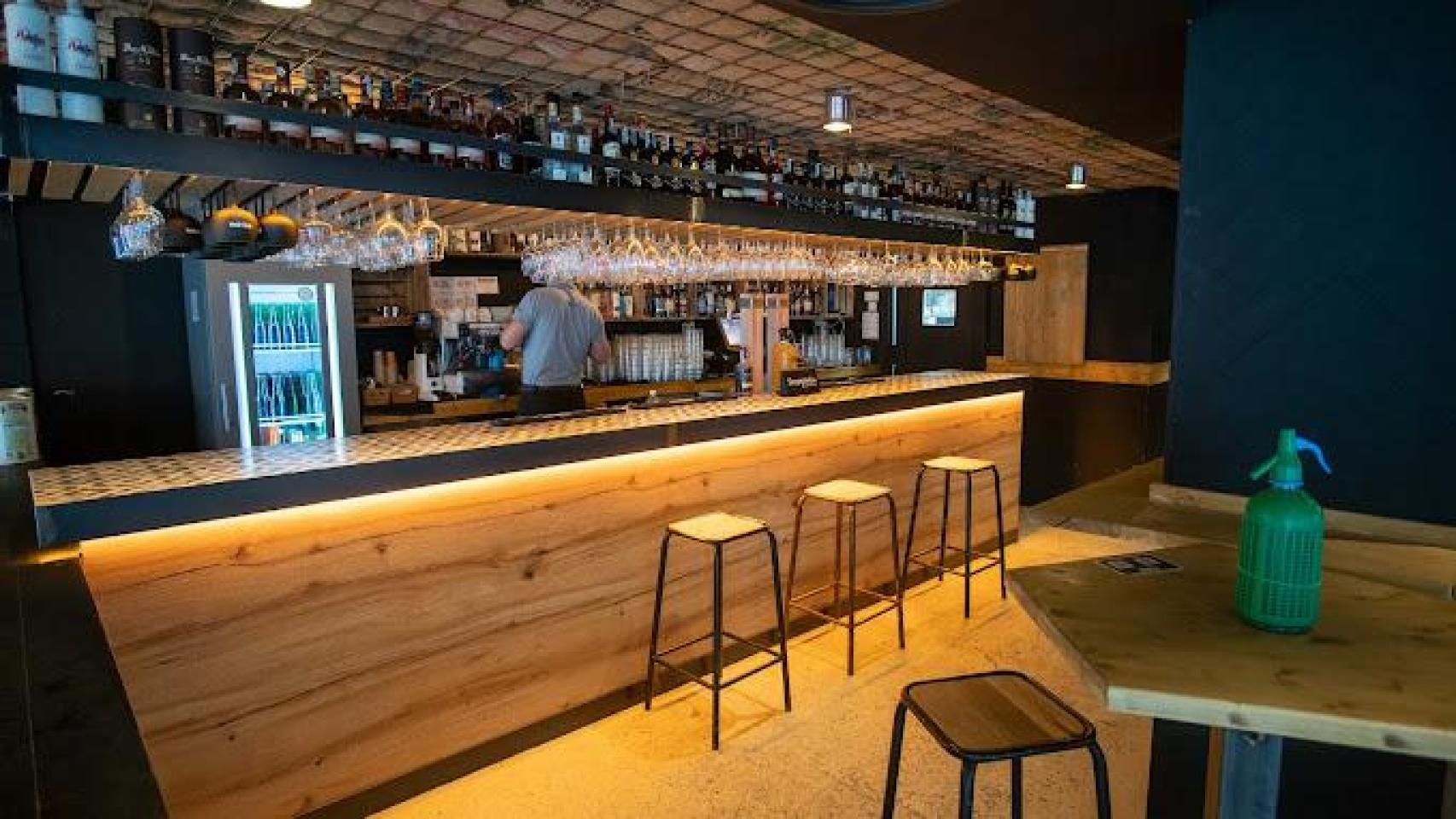 El Ayuntamiento de Barcelona precinta por segunda vez el bar 4 Latas ...