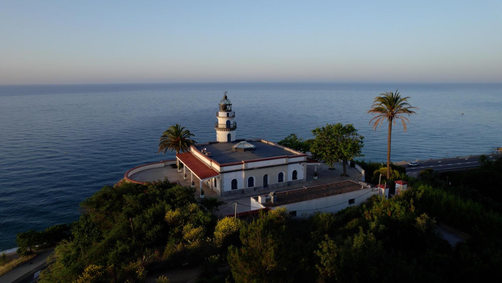 El faro más antiguo de Catalunya está a una hora de Barcelona: vistas ...